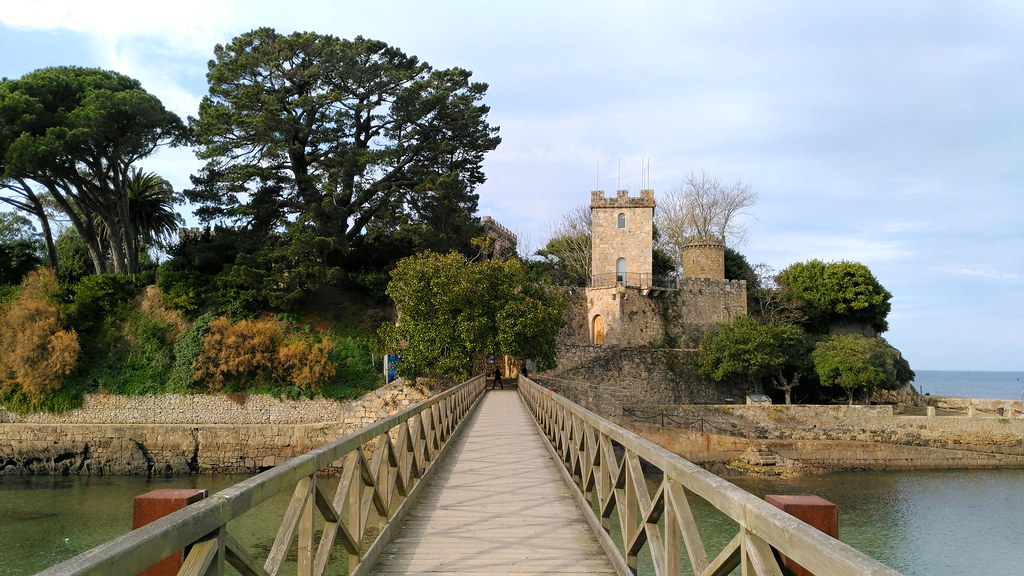 Castillo de Santa Cruz en Oleiros: Historia y belleza | Attica 21